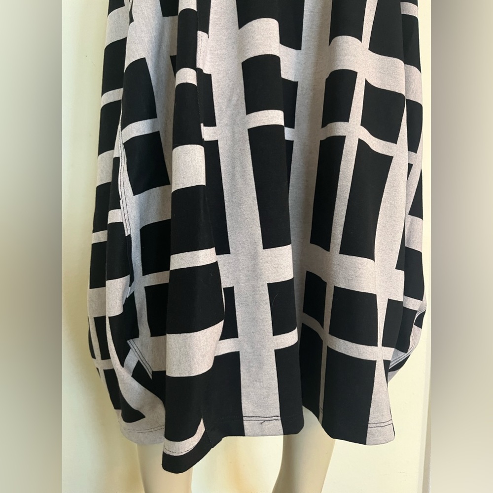 Eleven Stitch Design Black And Ivory Bubble Hem Skirt… - Gem